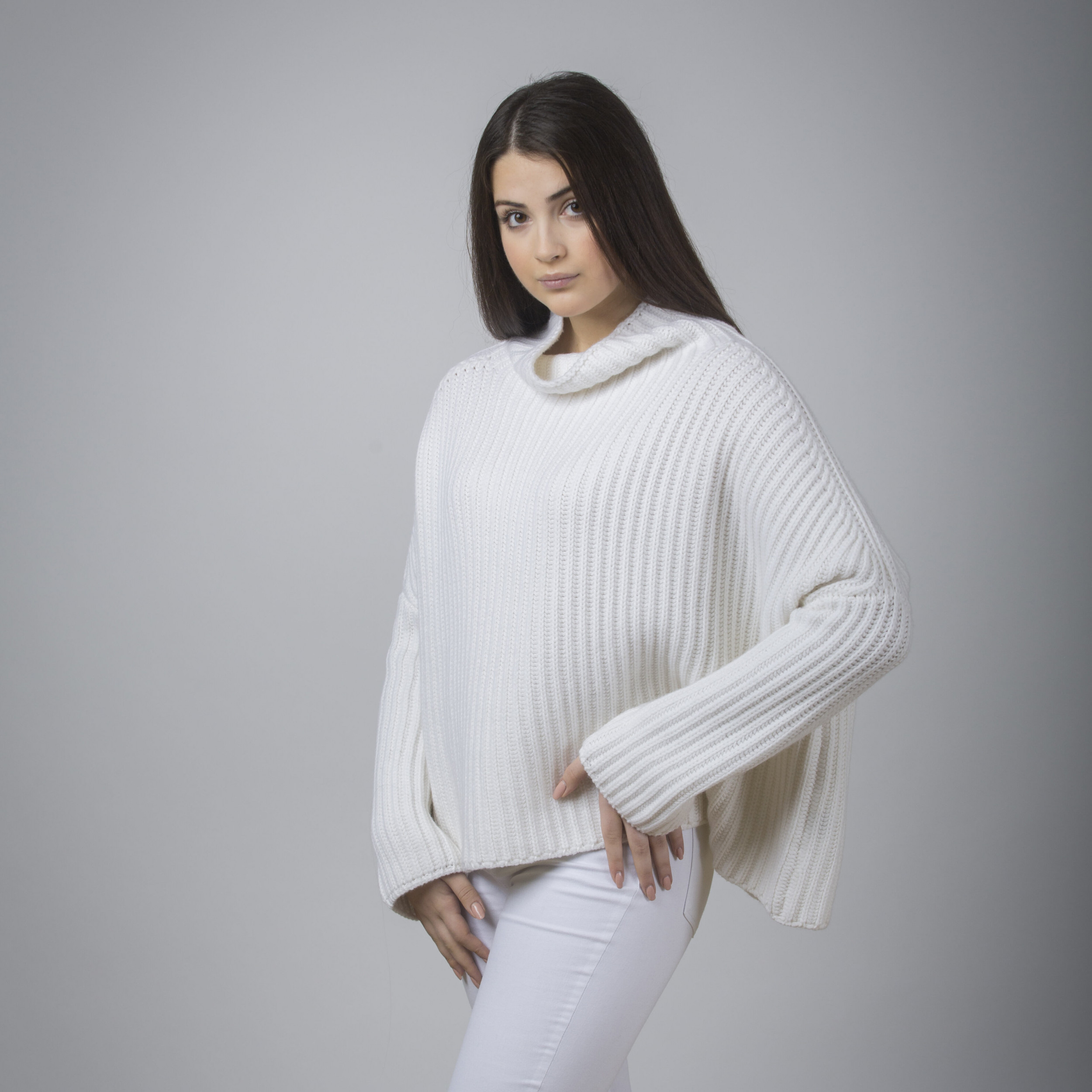 100% cashmere ribbed cape Size M Color White